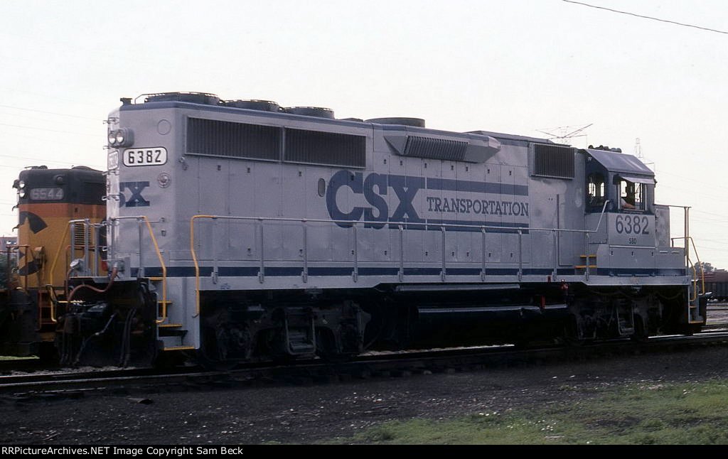 CSX 6382--GP40-2